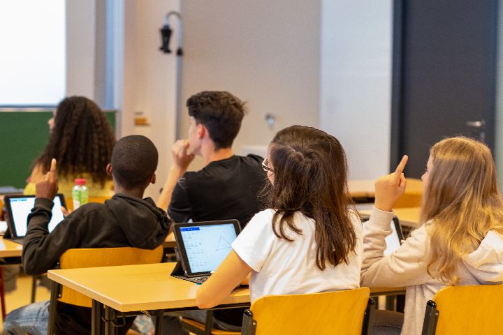 Classes de 7e - 4e - Lycée Guillaume Kroll